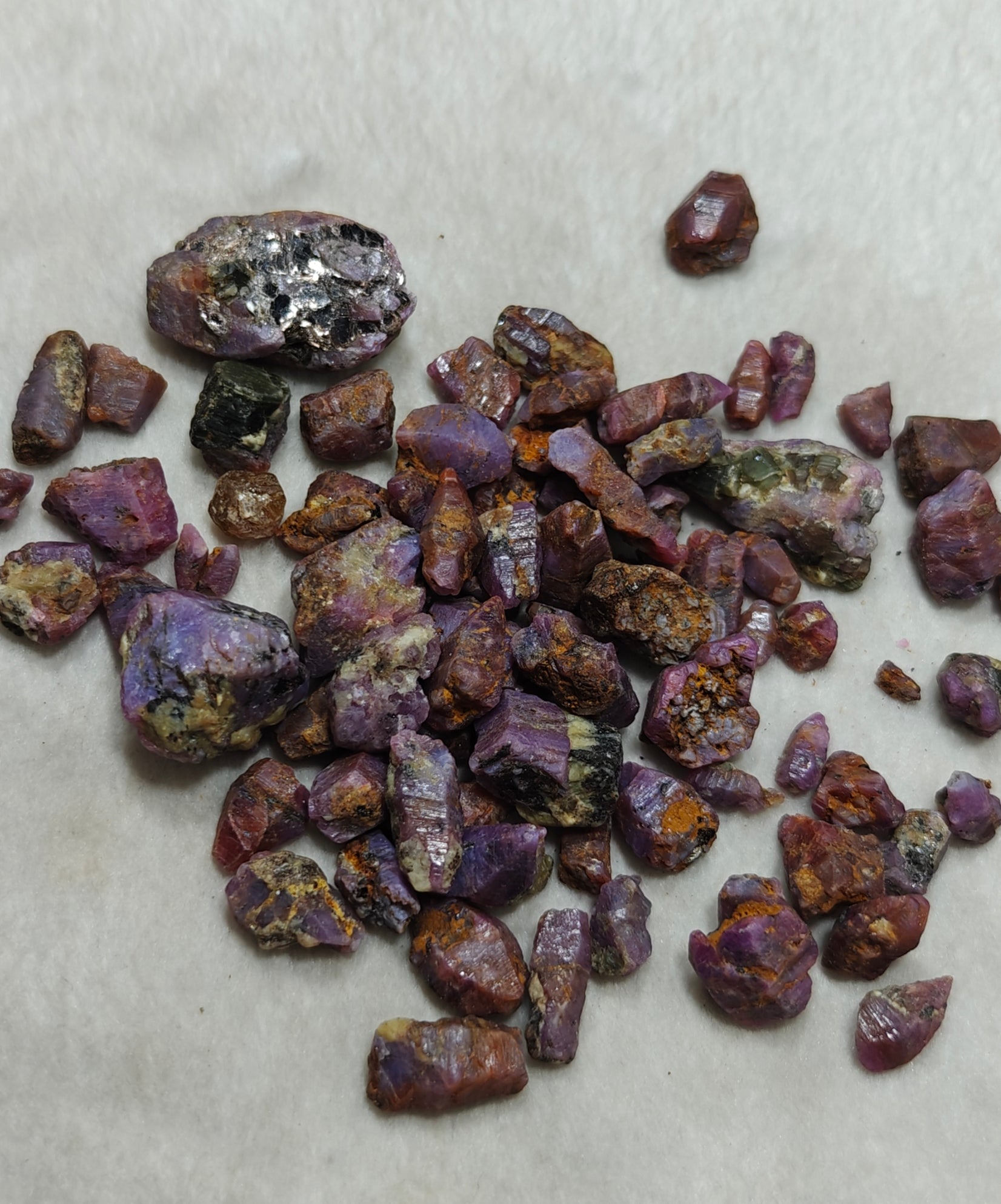 Ruby Crystals lot 170g – Latif Creations